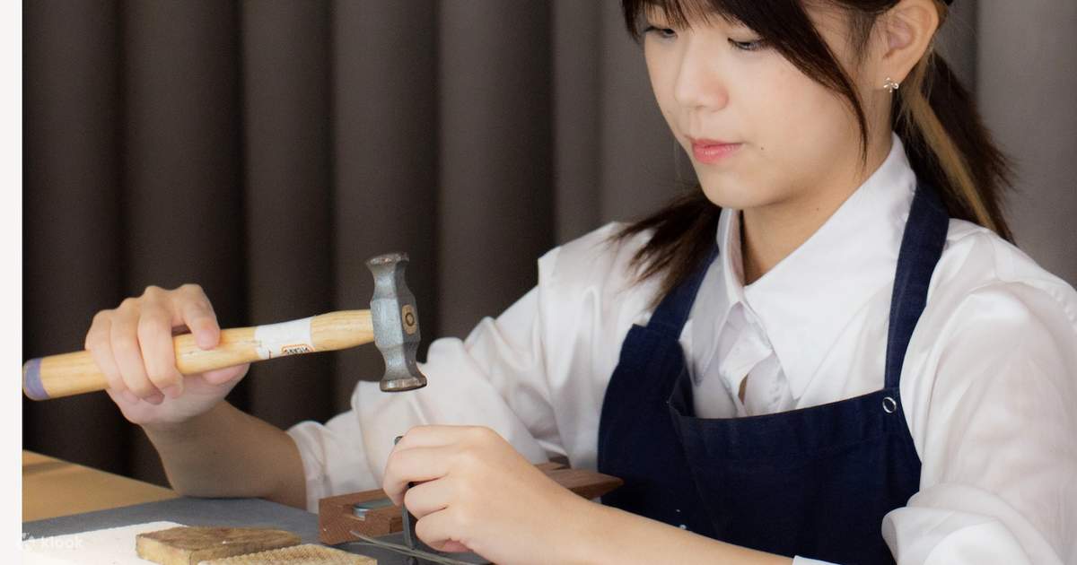 台北: ANG 嬉金坊 | 手作纯银戒指体验 | 珍珠与宝石手链串制DIY - Klook客路